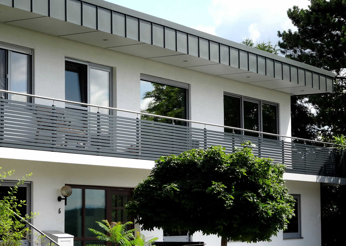 Balkonprofile aus Kunststoff und Aluminium